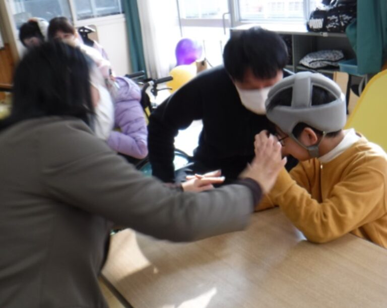 Levelyn先生とボウリングをしました。 | 岡山支援学校